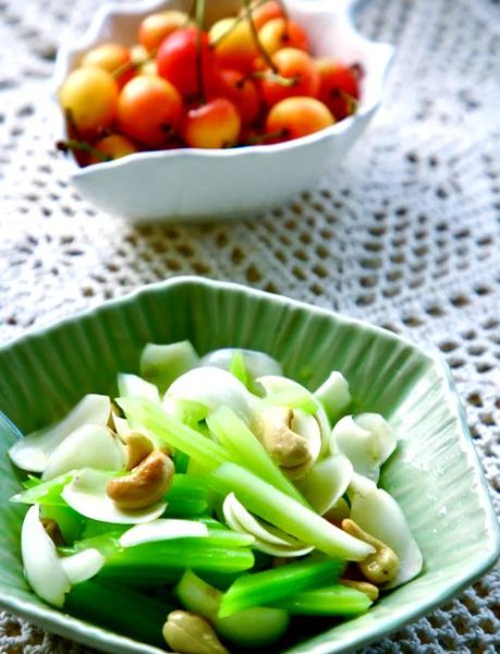 西芹百合腰果怎么做_西芹百合腰果热量高吗-第2张图片-山城妙识 西芹百合腰果怎么做_西芹百合腰果热量高吗-第2张图片-山城妙识