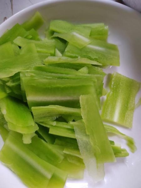 炒莴笋用焯水吗_莴笋焯水多久合适-第3张图片-山城妙识 炒莴笋用焯水吗_莴笋焯水多久合适-第3张图片-山城妙识