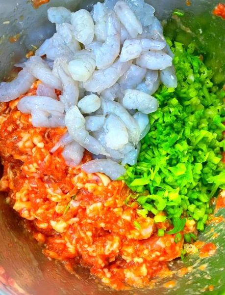 纯虾仁水饺怎么调馅_虾仁水饺馅不腥的秘诀-第1张图片-山城妙识 纯虾仁水饺怎么调馅_虾仁水饺馅不腥的秘诀-第1张图片-山城妙识