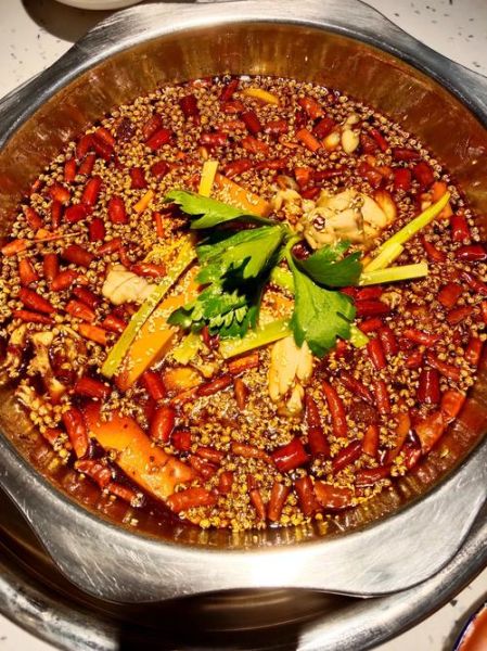 美蛙鱼头火锅好吃吗_正宗做法揭秘-第2张图片-山城妙识 美蛙鱼头火锅好吃吗_正宗做法揭秘-第2张图片-山城妙识