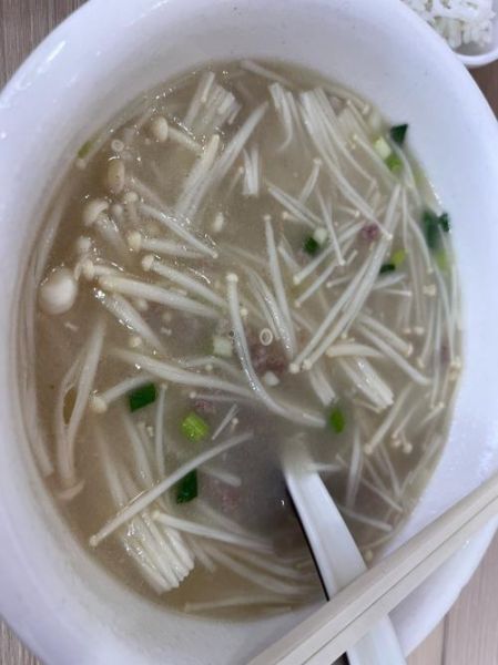 金针菇汤隔夜能吃吗_怎么保存-第1张图片-山城妙识 金针菇汤隔夜能吃吗_怎么保存-第1张图片-山城妙识