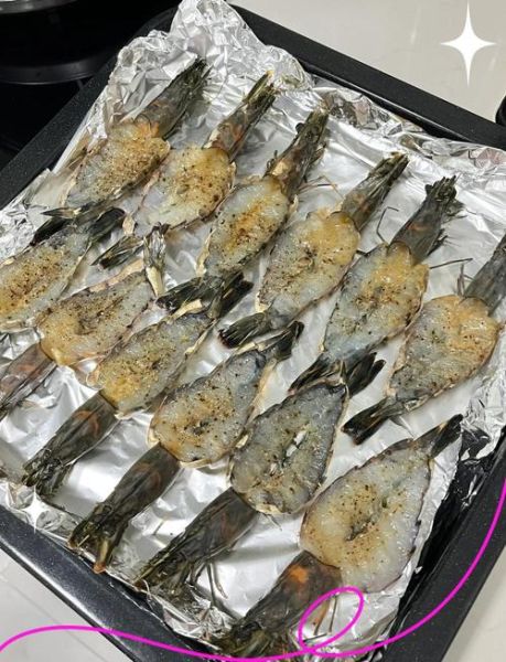 芝士烤大虾怎么做_芝士烤大虾用哪种芝士-第1张图片-山城妙识