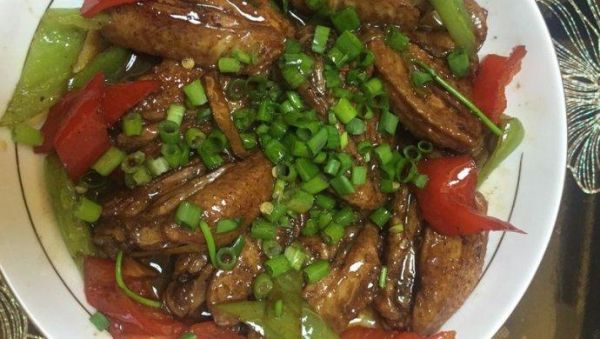 红酒鸡翅怎么做_红酒鸡翅需要炖多久-第1张图片-山城妙识 红酒鸡翅怎么做_红酒鸡翅需要炖多久-第1张图片-山城妙识