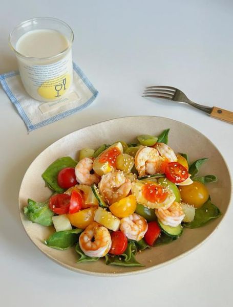 虾仁沙拉怎么摆盘好看_虾仁沙拉摆盘技巧-第1张图片-山城妙识 虾仁沙拉怎么摆盘好看_虾仁沙拉摆盘技巧-第1张图片-山城妙识