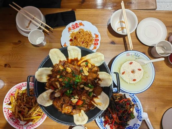 黄山名吃有哪些_黄山十大必吃小吃排行榜-第1张图片-山城妙识