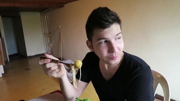 鳄梨小哥是谁_鳄梨小哥为什么这么火-第3张图片-山城妙识