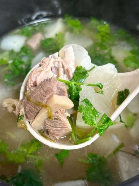 羊肉焯水用冷水还是热水_羊肉焯水去膻味技巧-第2张图片-山城妙识