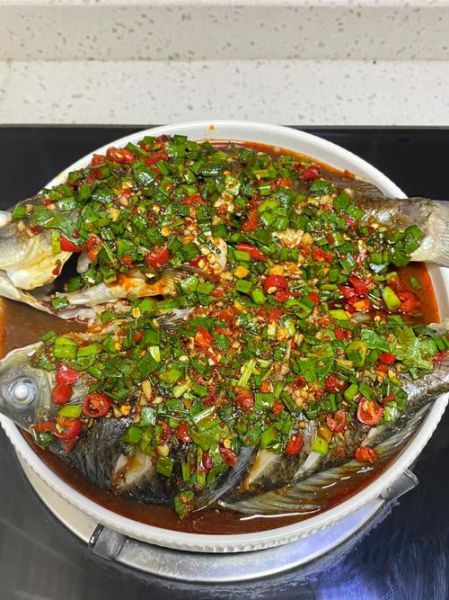 剁椒凉拌鲫鱼怎么做_剁椒凉拌鲫鱼正宗做法-第3张图片-山城妙识
