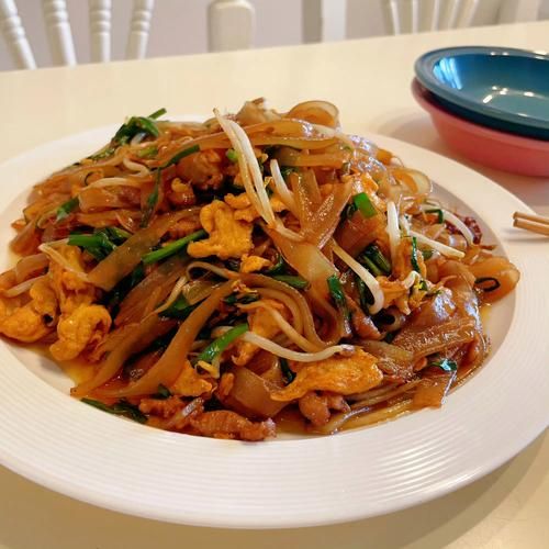 炒河粉怎么不粘锅_家常炒河粉做法视频-第1张图片-山城妙识 炒河粉怎么不粘锅_家常炒河粉做法视频-第1张图片-山城妙识