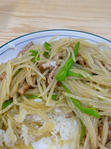 青椒土豆丝盖浇饭怎么做_青椒土豆丝盖浇饭热量高吗-第3张图片-山城妙识 青椒土豆丝盖浇饭怎么做_青椒土豆丝盖浇饭热量高吗-第3张图片-山城妙识