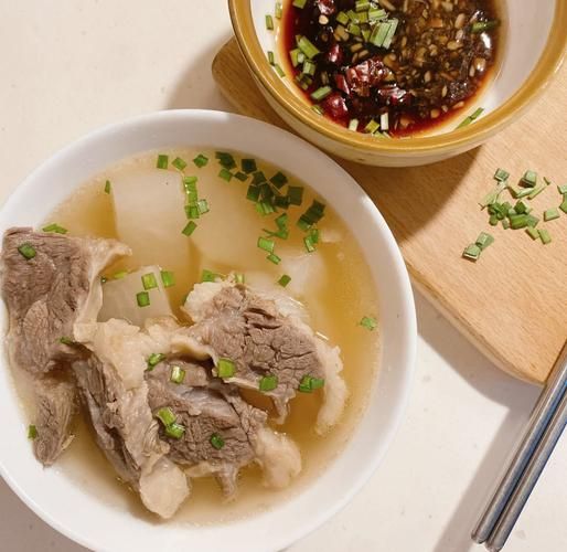 萝卜牛腩汤怎么炖才软烂_萝卜牛腩汤要不要焯水-第1张图片-山城妙识 萝卜牛腩汤怎么炖才软烂_萝卜牛腩汤要不要焯水-第1张图片-山城妙识