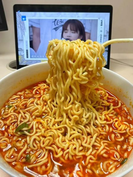 老坛酸菜牛肉面哪个牌子好吃_老坛酸菜牛肉面做法-第2张图片-山城妙识 老坛酸菜牛肉面哪个牌子好吃_老坛酸菜牛肉面做法-第2张图片-山城妙识