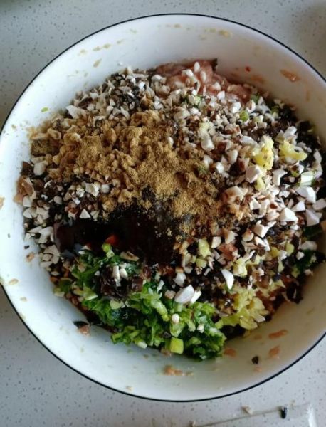 香菇馅饺子怎么调馅好吃_香菇饺子馅放什么最香-第1张图片-山城妙识 香菇馅饺子怎么调馅好吃_香菇饺子馅放什么最香-第1张图片-山城妙识