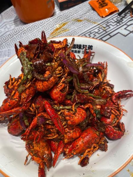 椒盐小龙虾怎么做_椒盐小龙虾做法步骤-第2张图片-山城妙识 椒盐小龙虾怎么做_椒盐小龙虾做法步骤-第2张图片-山城妙识