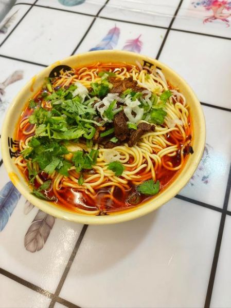 襄阳牛肉面哪家最正宗_襄阳牛肉面怎么做才地道-第2张图片-山城妙识 襄阳牛肉面哪家最正宗_襄阳牛肉面怎么做才地道-第2张图片-山城妙识