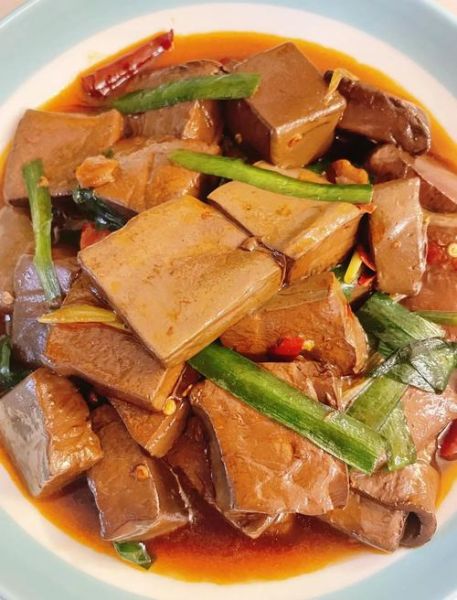 炒鸭血要不要焯水_鸭血焯水多久合适-第1张图片-山城妙识 炒鸭血要不要焯水_鸭血焯水多久合适-第1张图片-山城妙识