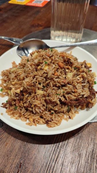 黑椒牛肉粒炒饭怎么做_黑椒牛肉粒炒饭热量高吗-第1张图片-山城妙识 黑椒牛肉粒炒饭怎么做_黑椒牛肉粒炒饭热量高吗-第1张图片-山城妙识