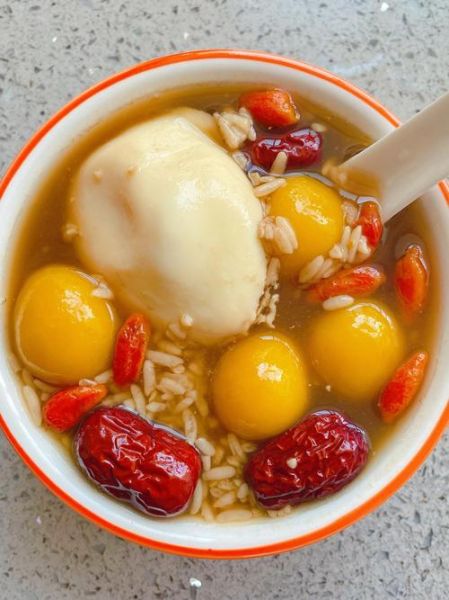 甜酒冲蛋怎么做_甜酒冲蛋的功效与禁忌-第2张图片-山城妙识