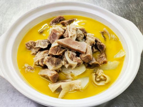 牛肉炖萝卜怎么炖才好吃_牛肉炖萝卜用高压锅还是砂锅-第2张图片-山城妙识 牛肉炖萝卜怎么炖才好吃_牛肉炖萝卜用高压锅还是砂锅-第2张图片-山城妙识