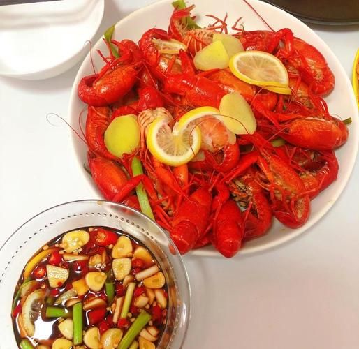 龙虾怎么清洗_清蒸龙虾怎么做-第2张图片-山城妙识 龙虾怎么清洗_清蒸龙虾怎么做-第2张图片-山城妙识