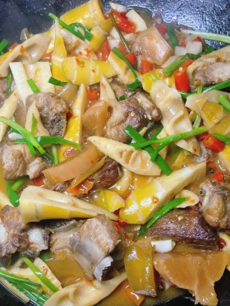 竹笋炖排骨怎么做_竹笋炖排骨焯水还是不焯水-第1张图片-山城妙识