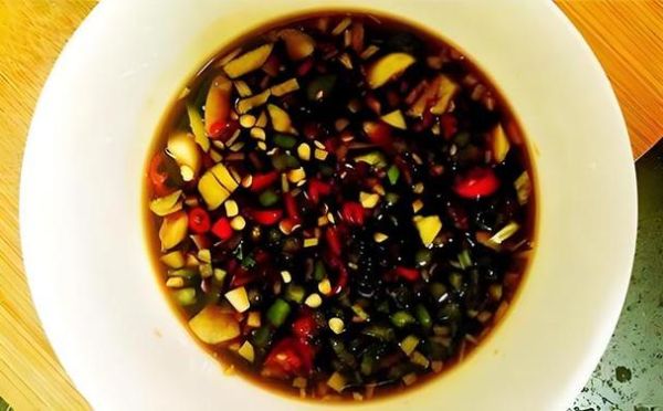 拌凉皮需要什么调料_凉皮调料比例怎么调-第2张图片-山城妙识 拌凉皮需要什么调料_凉皮调料比例怎么调-第2张图片-山城妙识