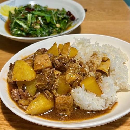 家庭咖喱牛肉饭怎么做_咖喱牛肉饭家常做法-第2张图片-山城妙识 家庭咖喱牛肉饭怎么做_咖喱牛肉饭家常做法-第2张图片-山城妙识