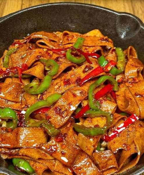 尖椒炒肉皮怎么做_尖椒炒肉皮的家常做法-第2张图片-山城妙识