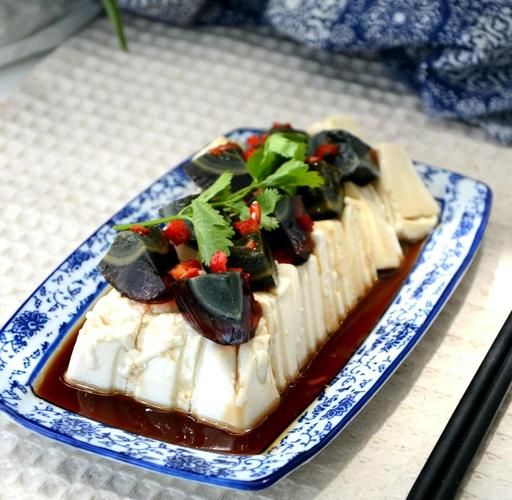 皮蛋豆腐怎么做_皮蛋豆腐需要焯水吗-第2张图片-山城妙识 皮蛋豆腐怎么做_皮蛋豆腐需要焯水吗-第2张图片-山城妙识