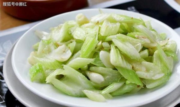 素炒百合怎么做_素炒百合用焯水吗-第3张图片-山城妙识 素炒百合怎么做_素炒百合用焯水吗-第3张图片-山城妙识