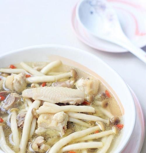 蟹味菇烧汤需要焯水吗_蟹味菇做汤前怎么处理-第1张图片-山城妙识 蟹味菇烧汤需要焯水吗_蟹味菇做汤前怎么处理-第1张图片-山城妙识