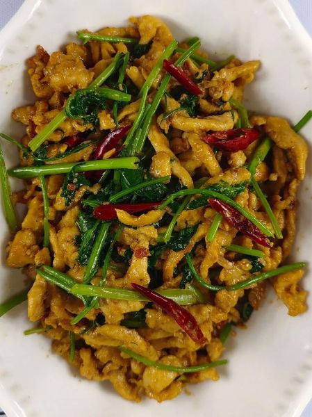 炒鸡肉丝怎么炒才嫩_家常炒鸡肉丝的做法-第1张图片-山城妙识