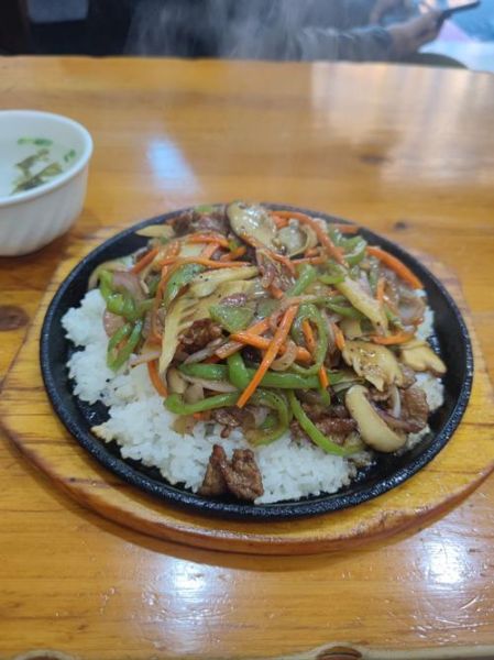 铁板牛排饭怎么做_铁板牛排饭热量高吗-第1张图片-山城妙识