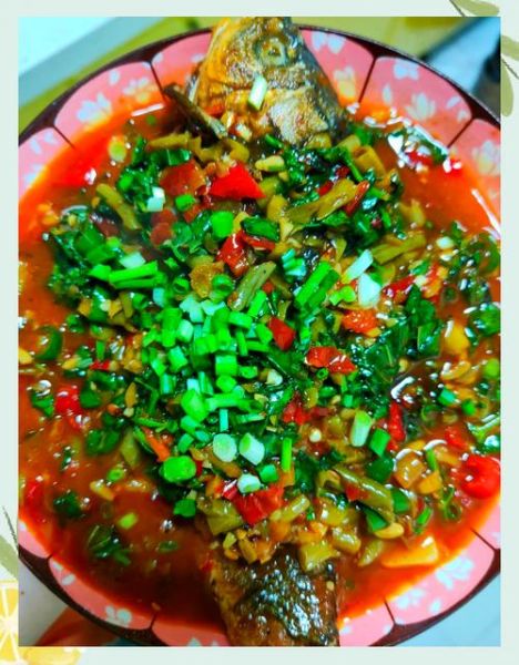 藿香鲫鱼怎么做_川味藿香鲫鱼正宗做法-第1张图片-山城妙识