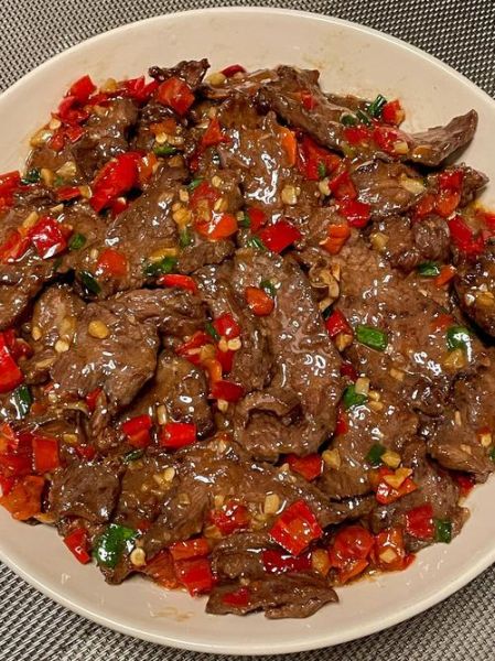 黑胡椒牛肉怎么做_黑胡椒牛肉用什么部位-第1张图片-山城妙识