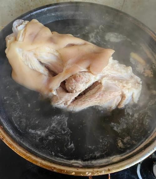 焖肘子怎么做_焖肘子需要焯水吗-第3张图片-山城妙识