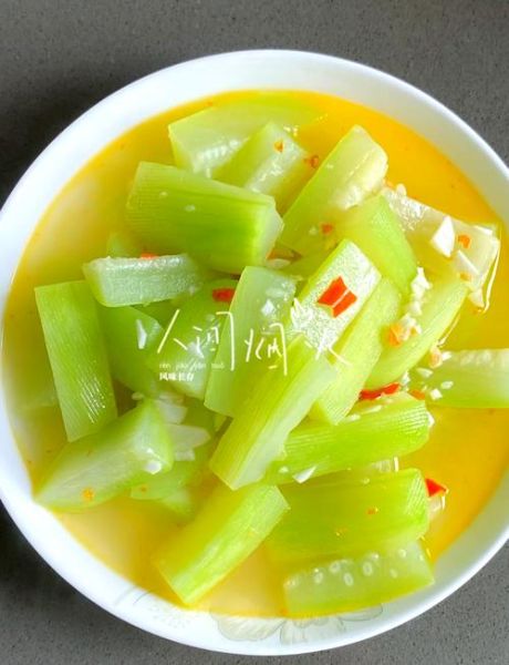 清炒瓠子怎么做_瓠子炒之前要不要焯水-第1张图片-山城妙识