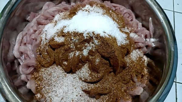 风干猪肉干怎么做_风干猪肉干热量高吗-第1张图片-山城妙识