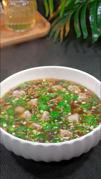 家常馄饨汤怎么调才好吃_馄饨汤底秘诀-第2张图片-山城妙识 家常馄饨汤怎么调才好吃_馄饨汤底秘诀-第2张图片-山城妙识