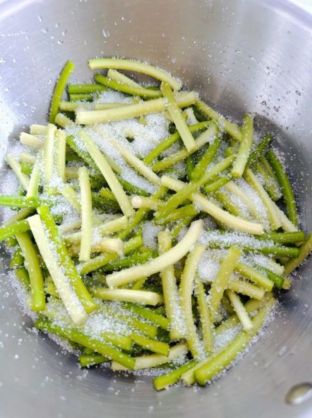 腌蒜苔的家常做法_蒜苔怎么腌才脆-第2张图片-山城妙识 腌蒜苔的家常做法_蒜苔怎么腌才脆-第2张图片-山城妙识