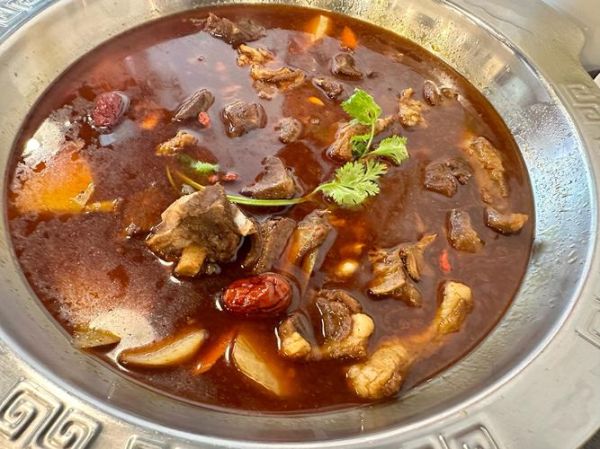 大锅炖羊肉放什么调料_羊肉不膻的秘诀-第2张图片-山城妙识