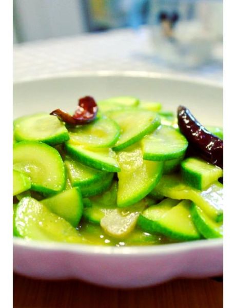 怎样素炒西葫芦_西葫芦怎么炒才好吃-第1张图片-山城妙识 怎样素炒西葫芦_西葫芦怎么炒才好吃-第1张图片-山城妙识