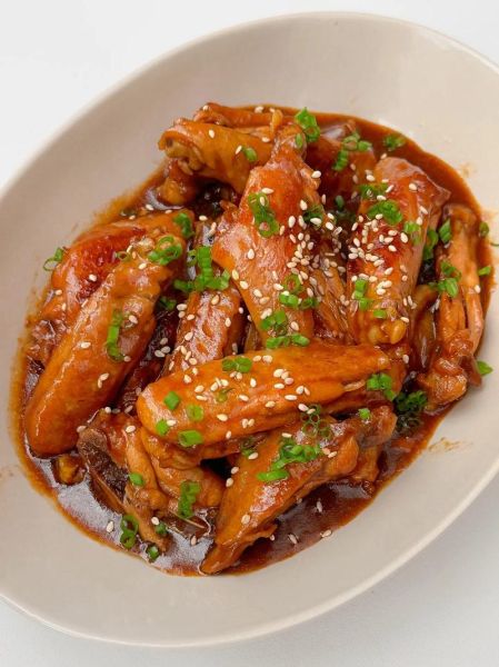 鸡翅怎么炖又嫩又好吃_鸡翅炖多久才入味-第1张图片-山城妙识