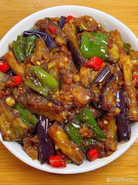 茄子尖椒怎么炒好吃_茄子尖椒的家常做法-第1张图片-山城妙识 茄子尖椒怎么炒好吃_茄子尖椒的家常做法-第1张图片-山城妙识