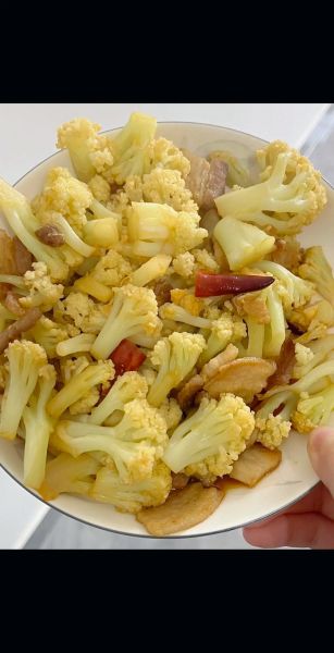 家常菜花怎么炒好吃又简单_菜花炒多久才脆嫩-第1张图片-山城妙识