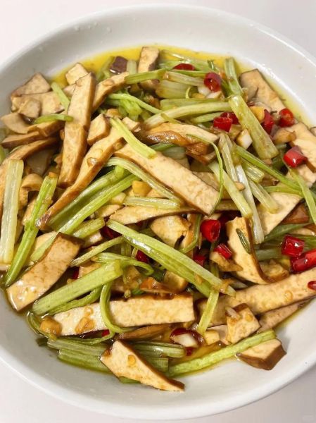 香干炒芹菜怎么做_香干炒芹菜图片大全-第1张图片-山城妙识