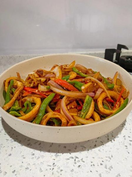 鱿鱼圈怎么炒好吃又简单_鱿鱼圈炒多久才嫩-第3张图片-山城妙识 鱿鱼圈怎么炒好吃又简单_鱿鱼圈炒多久才嫩-第3张图片-山城妙识