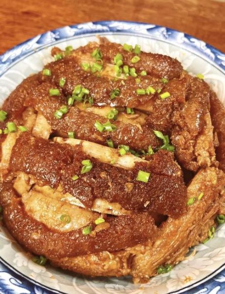 广西芋头扣肉怎么做_扣肉蒸多久才软糯-第1张图片-山城妙识