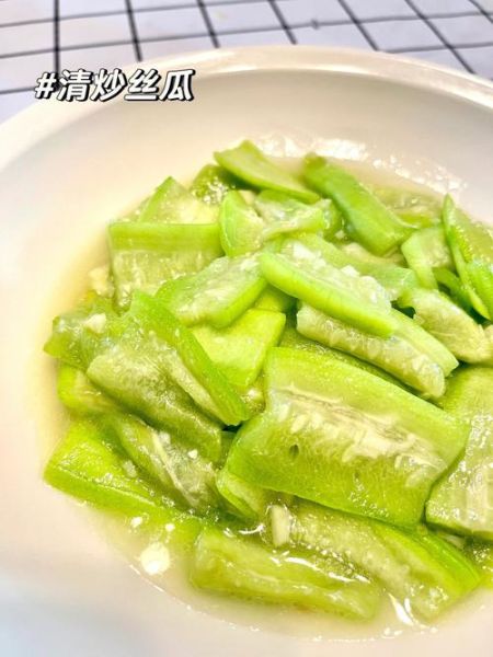 清炒丝瓜要不要焯水_丝瓜焯水口感区别-第1张图片-山城妙识 清炒丝瓜要不要焯水_丝瓜焯水口感区别-第1张图片-山城妙识