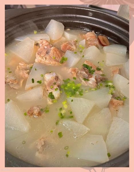 萝卜排骨汤排骨焯水吗_萝卜排骨汤排骨冷水下锅还是热水-第1张图片-山城妙识 萝卜排骨汤排骨焯水吗_萝卜排骨汤排骨冷水下锅还是热水-第1张图片-山城妙识